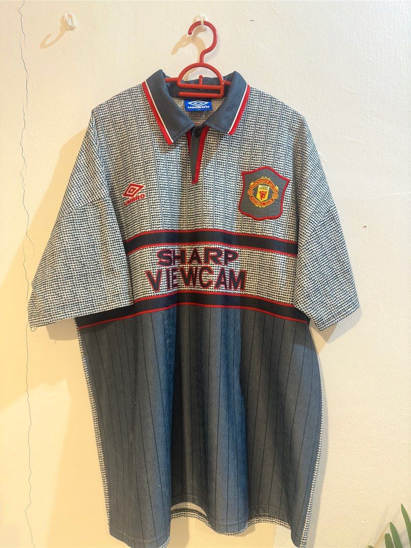 Manchester United 1995/96 Third Kit Umbro Sharp Viewcam, Men's Fashion ...
