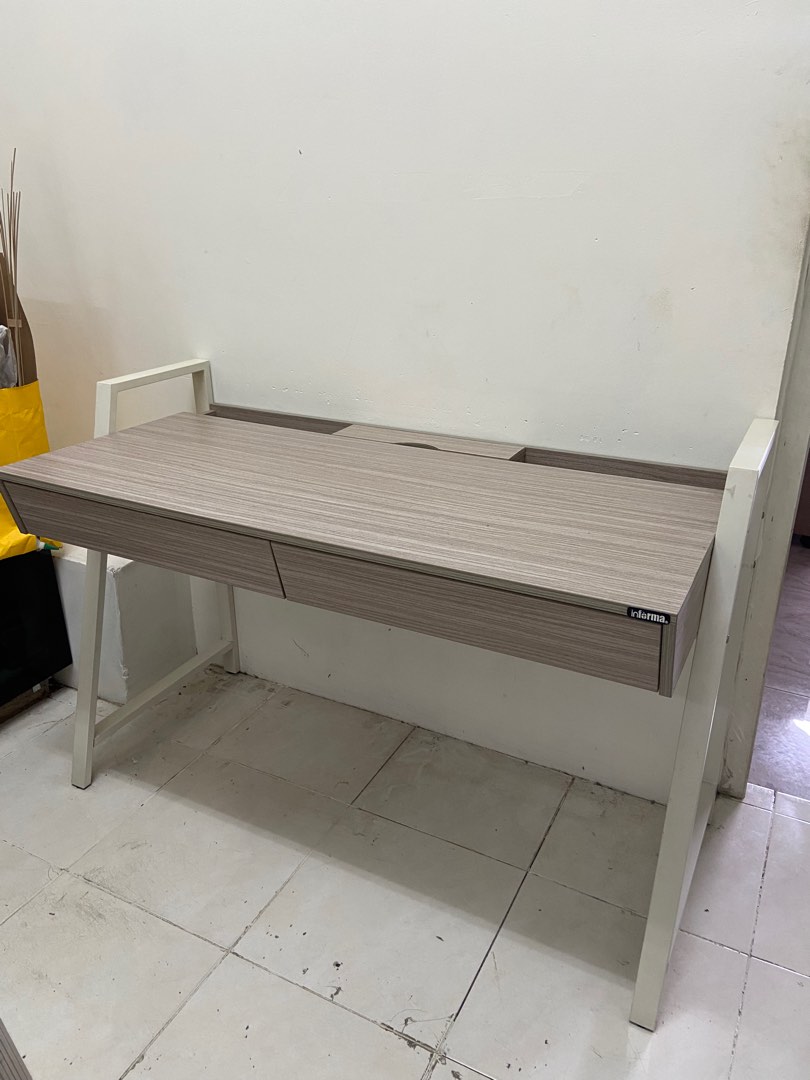 Meja Informa, Perabotan Rumah di Carousell