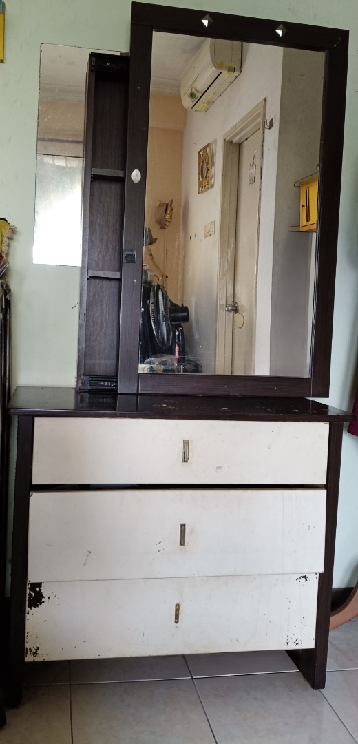 Meja Makeup Cermin Slide & 3 Drawer, Furniture & Home Living, Furniture ...