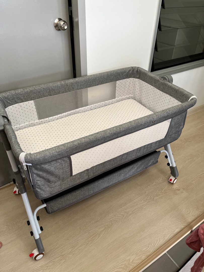 Newborn Baby Cot Bedside Foldable Swing, Babies & Kids, Baby Nursery ...