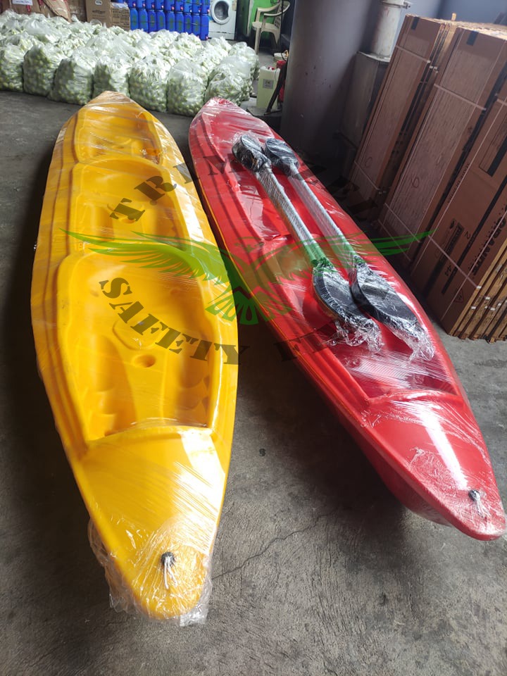 ORCA Three-Seater Kayak w/ 3Paddle Sets, 3lifevests, Sports Equipment ...