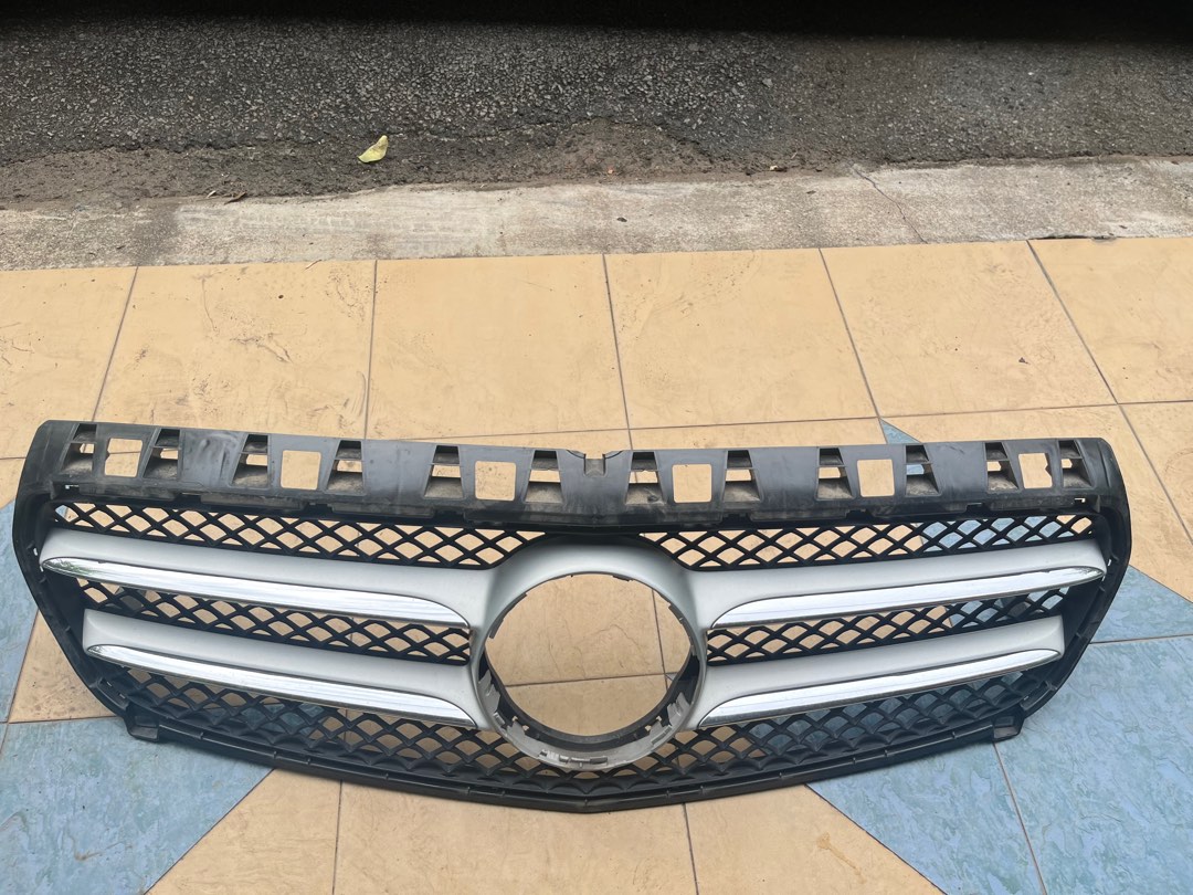 ORIGINAL MERCEDES FRONT GRILL, Auto Accessories on Carousell