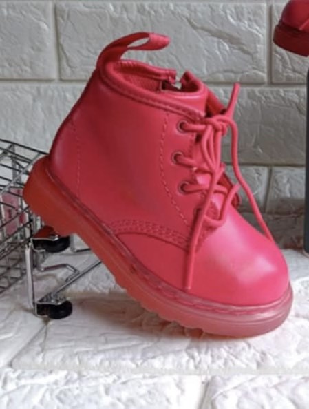 Pink DMs, Babies & Kids, Babies & Kids Fashion on Carousell