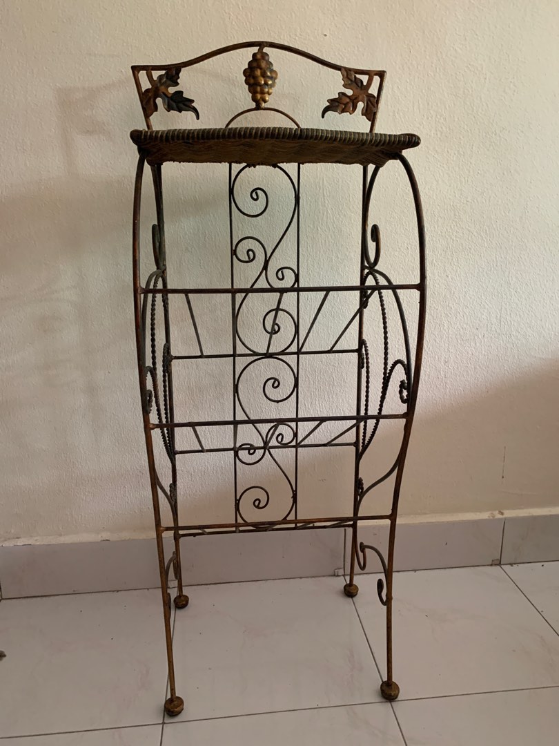 Rak letak buku klasik, Furniture & Home Living, Furniture, Shelves ...