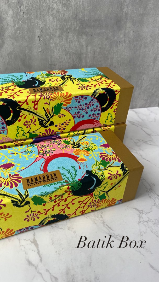 Raya Gift Box Kuih, Everything Else, Others on Carousell