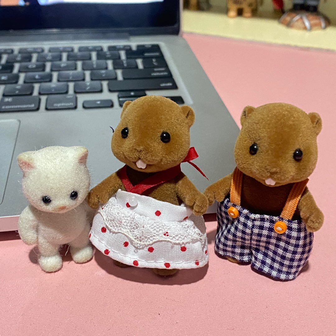 Sylvanian Families BEAVER BROTHER AND SISTER free Cat, Hobbies & Toys ...