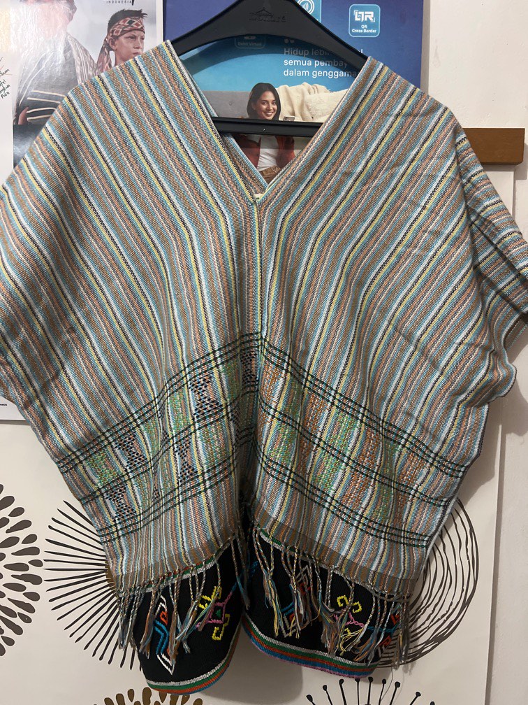 Top tenun Oerip Baduy NTT all size, Fesyen Wanita, Pakaian Wanita, Atasan di Carousell