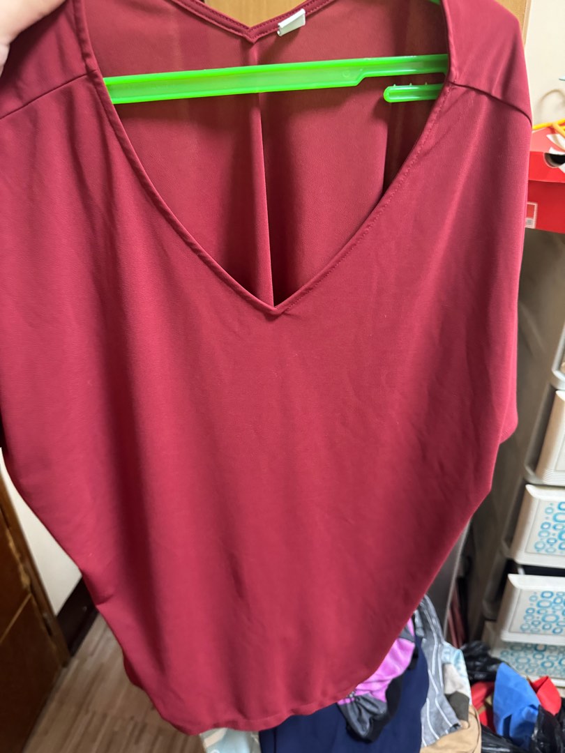 Uniqlo red blouse, Women's Fashion, Tops, Blouses on Carousell