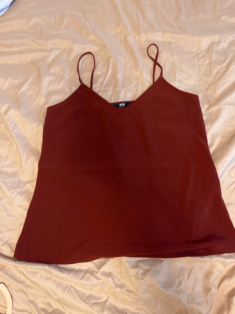 Uniqlo red top, Women's Fashion, Tops, Sleeveless on Carousell