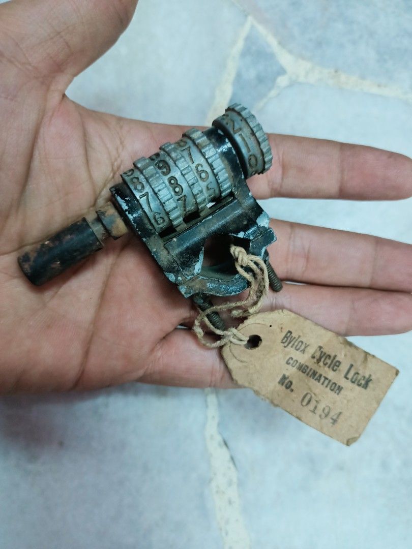 ANTIQUE 1930s BYLOX CYCLE LOCK, Hobbies & Toys, Collectibles ...