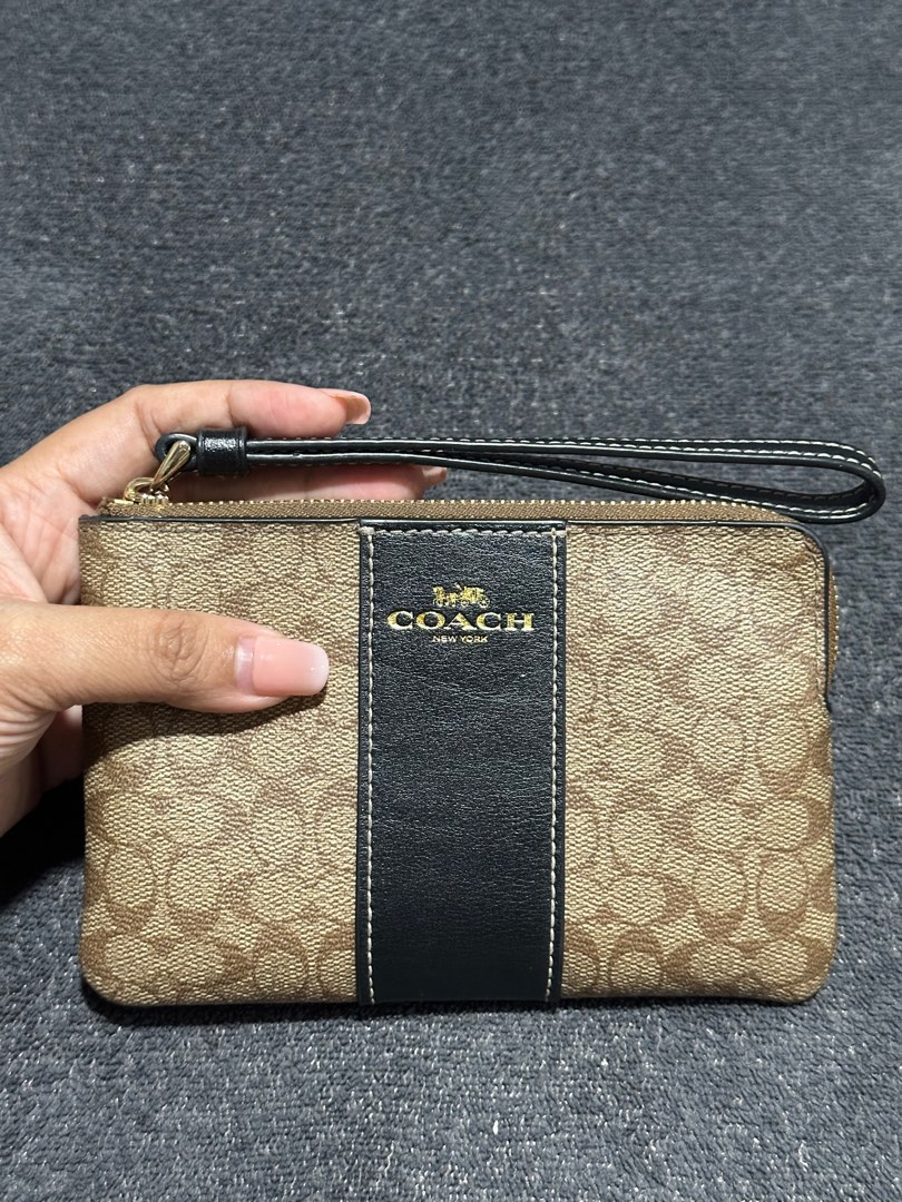 Coach Single Zip Wrislet, Women's Fashion, Bags & Wallets, Purses ...