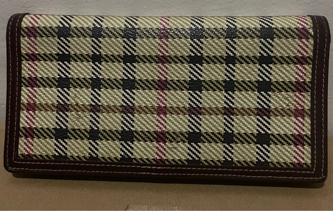 Daks long bifold wallet, Luxury, Bags & Wallets on Carousell