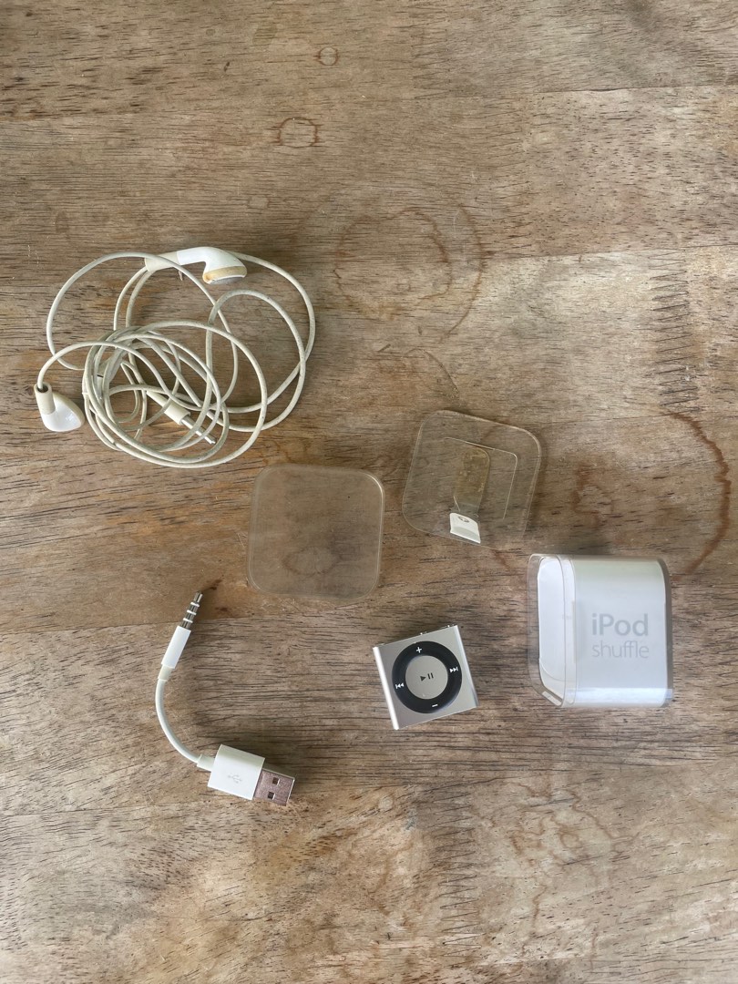iPod Shuffle with accessories (Not Working), Audio, Portable Music ...