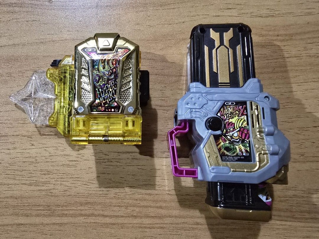 Kamen Rider Ex Aid DX Maximum Mighty X & Hyper Muteki Gashat Set ...