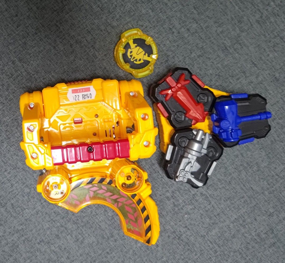 Kamen Rider Geats Powered Builder Buckles & Gigant Buckle, Hobbies ...