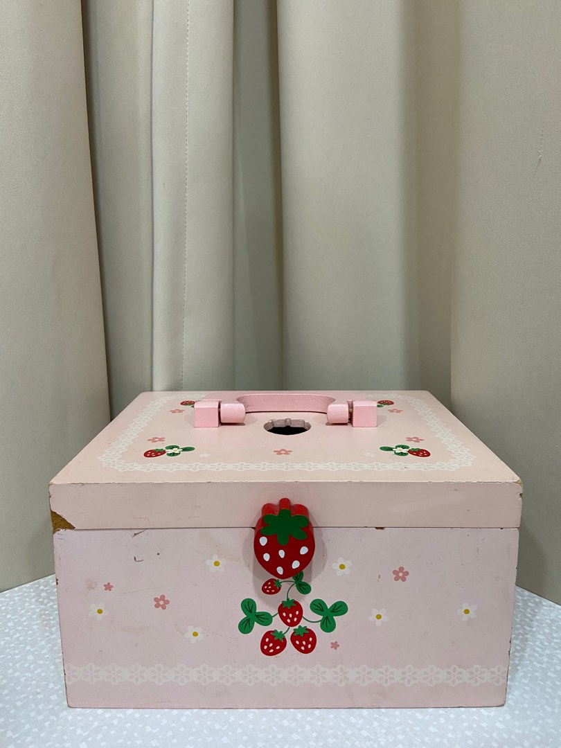 Mother Garden Strawberry Storage Box, Furniture & Home Living, Home ...