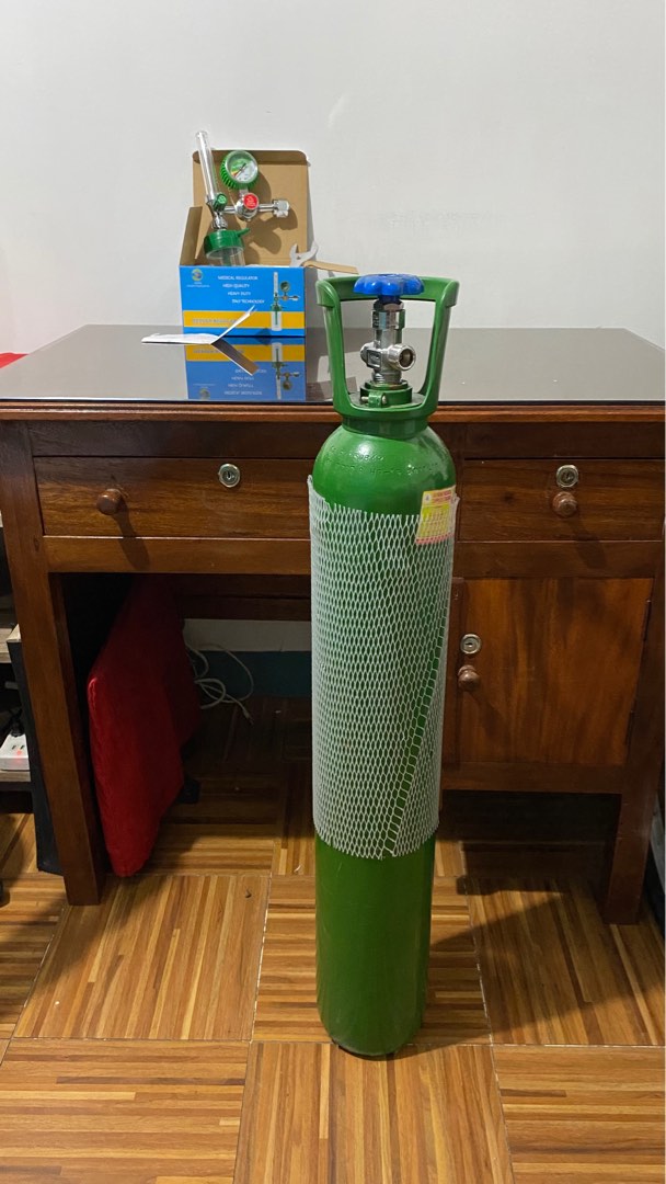 Oxygen Tank and Regulator 15lbs, Health & Nutrition, Medical Supplies ...