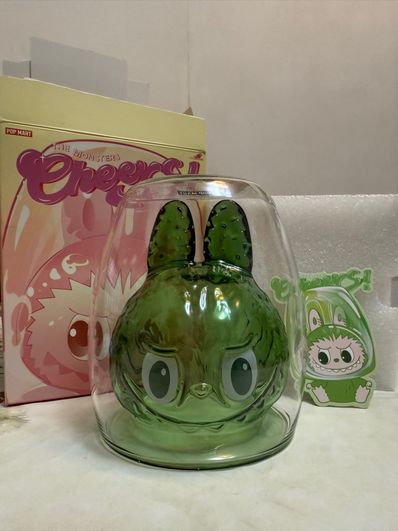 Popmart Labubu Cheers 雙層玻璃杯盲盒, 興趣及遊戲, 玩具 & 遊戲類 - Carousell