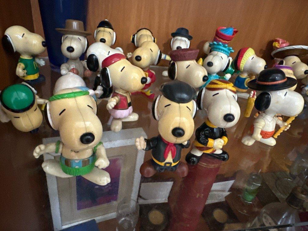 Snoopy Around the World Tour McDonald Meal Toy 38 Figures Collection ...