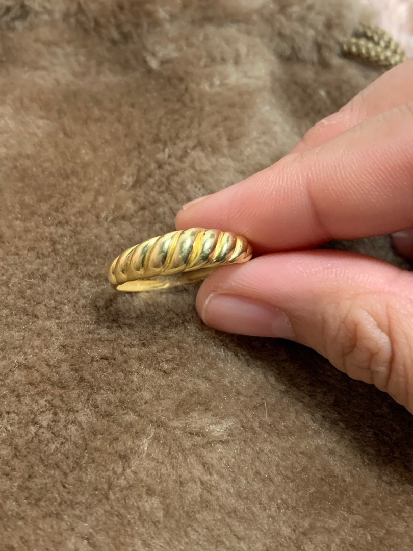 SUBASTA 18k saudi gold croissant ring, Women's Fashion, Jewelry ...