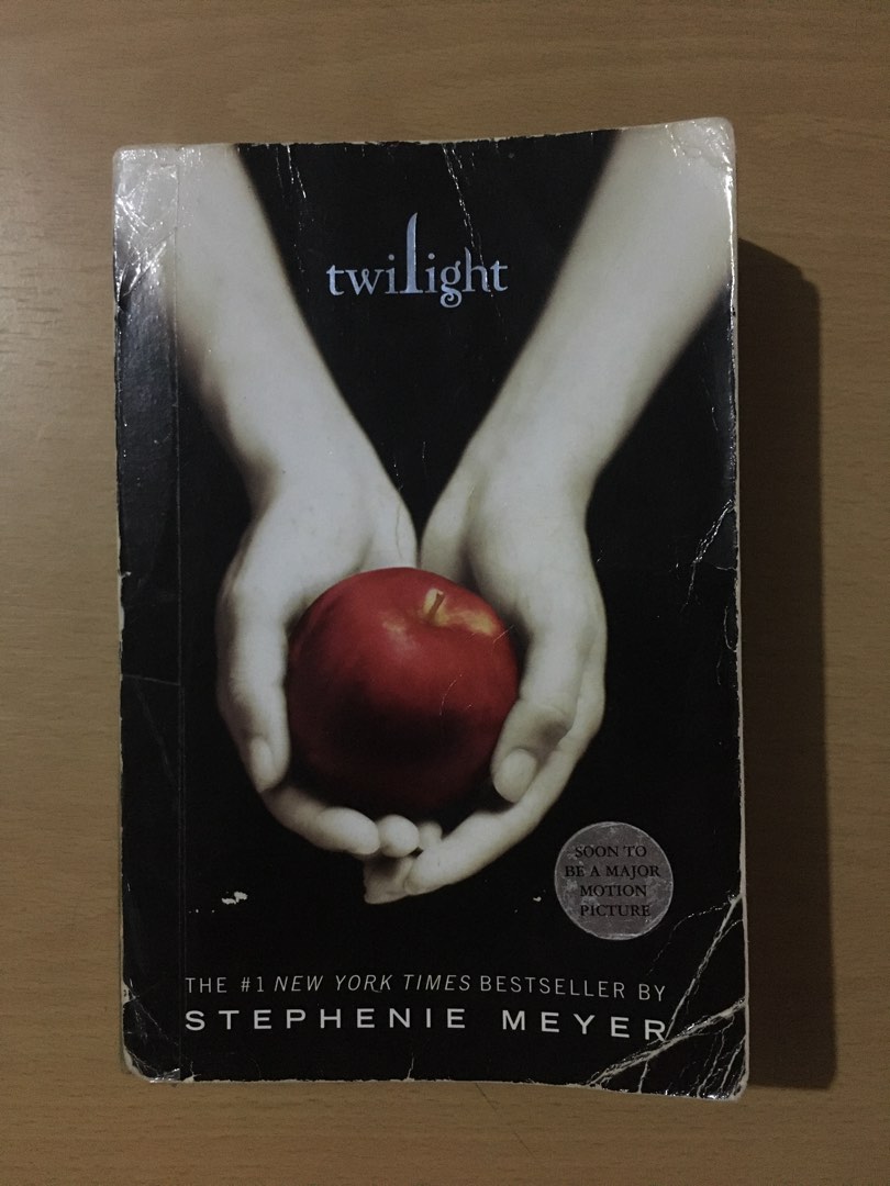 Twilight Saga 01: Twilight by Stephenie Meyer, Hobbies & Toys, Books ...
