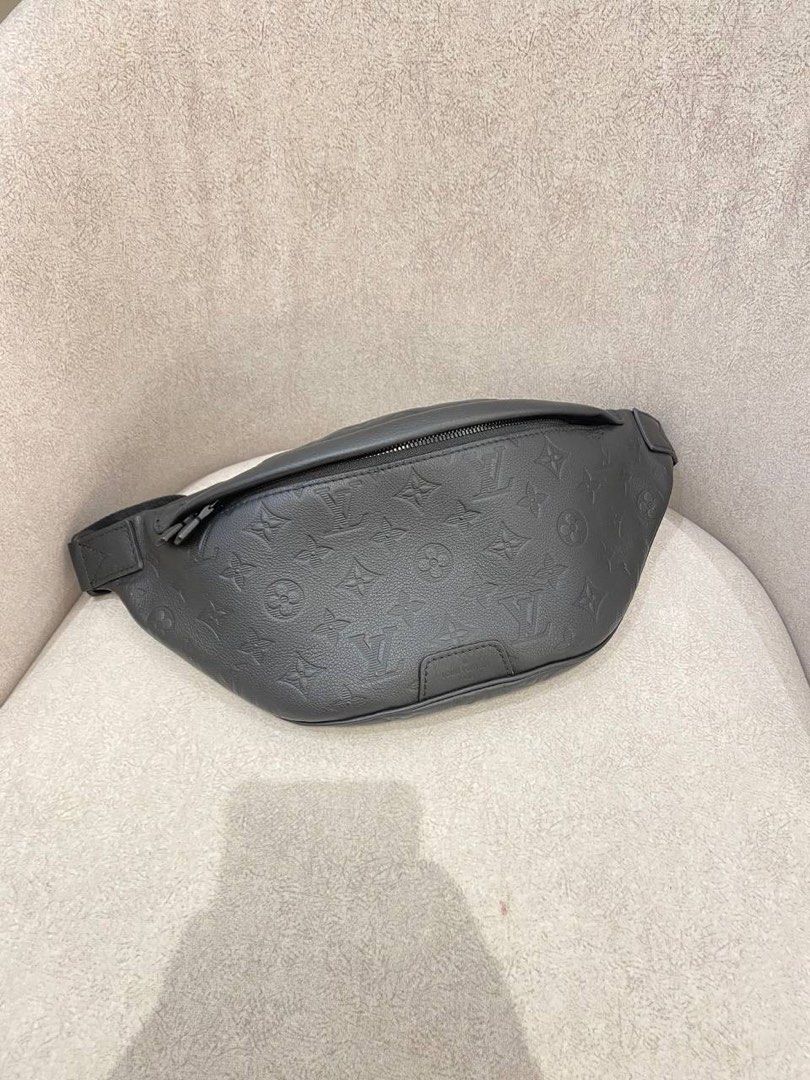 (UNUSED) 2024 MICROCHIP LOUIS VUITTON DISCOVERY BUMBAG PM BLACK EMBOSSED MONOGRAM SHADOW CALF ...