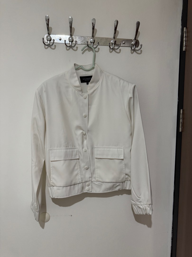 White Jacket kaiahati jaket putih casual, Fesyen Wanita, Pakaian Wanita ...