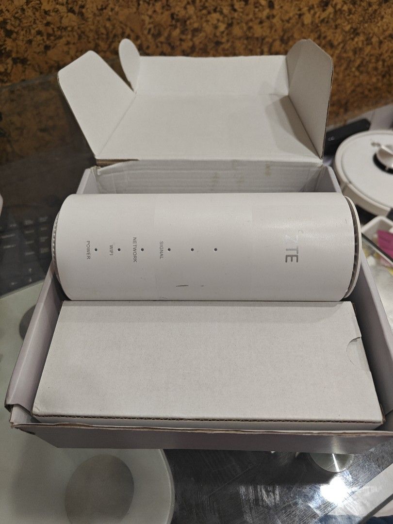 ZTE MC801A 5G BROADBAND MODEM, Mobile Phones & Gadgets, Other Gadgets ...