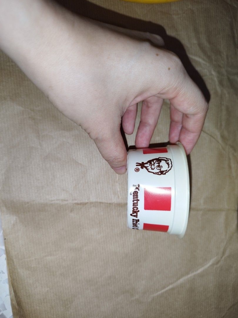 Clean plastic KFC container, Hobbies & Toys, Memorabilia & Collectibles ...
