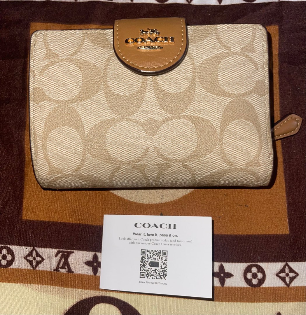 Coach bi fold wallet, Luxury, Bags & Wallets on Carousell