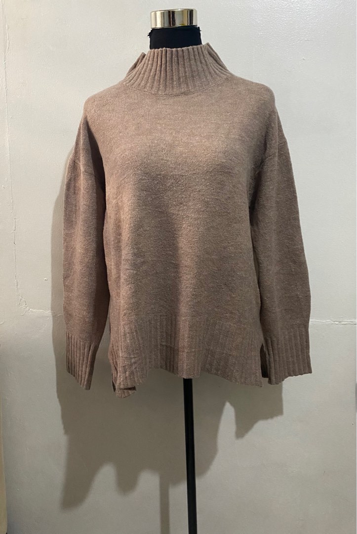 GU brown high neck jumper, Women's Fashion, Tops, Longsleeves on Carousell
