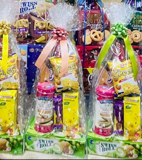 Hamper makanan dan minuman besar dan tinggi, Food & Drinks, Gift ...