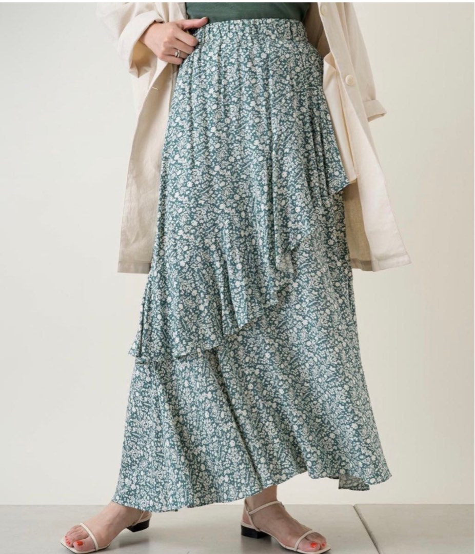Japan Kastane Green Floral Tiered Flare Midi skirt like snidel, Women's ...