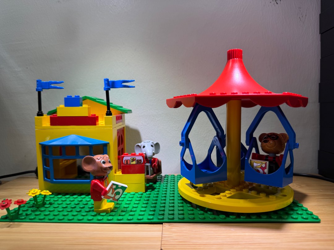 Lego Fabuland 3668 Merry Go Round with Ticket Booth, Hobbies & Toys ...