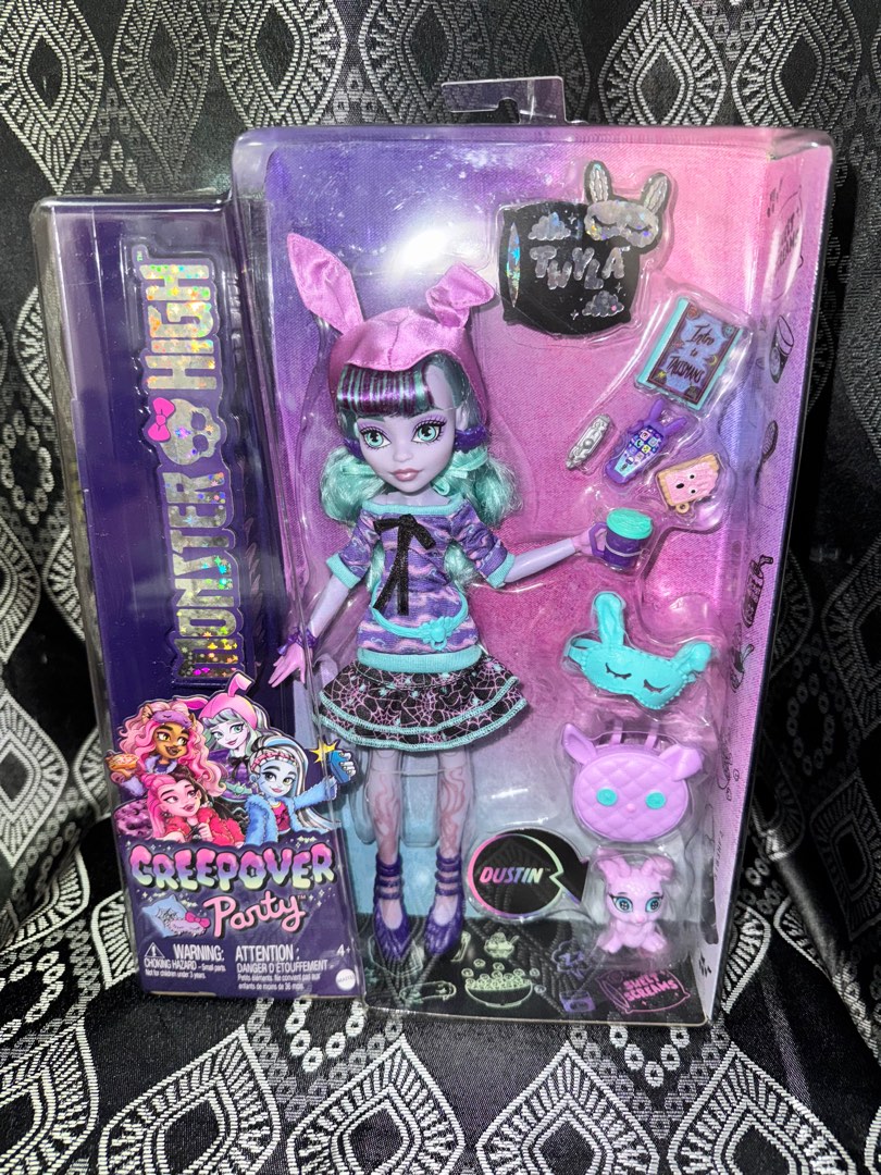 Monster High Creepover Party Twyla, Hobbies & Toys, Toys & Games on ...
