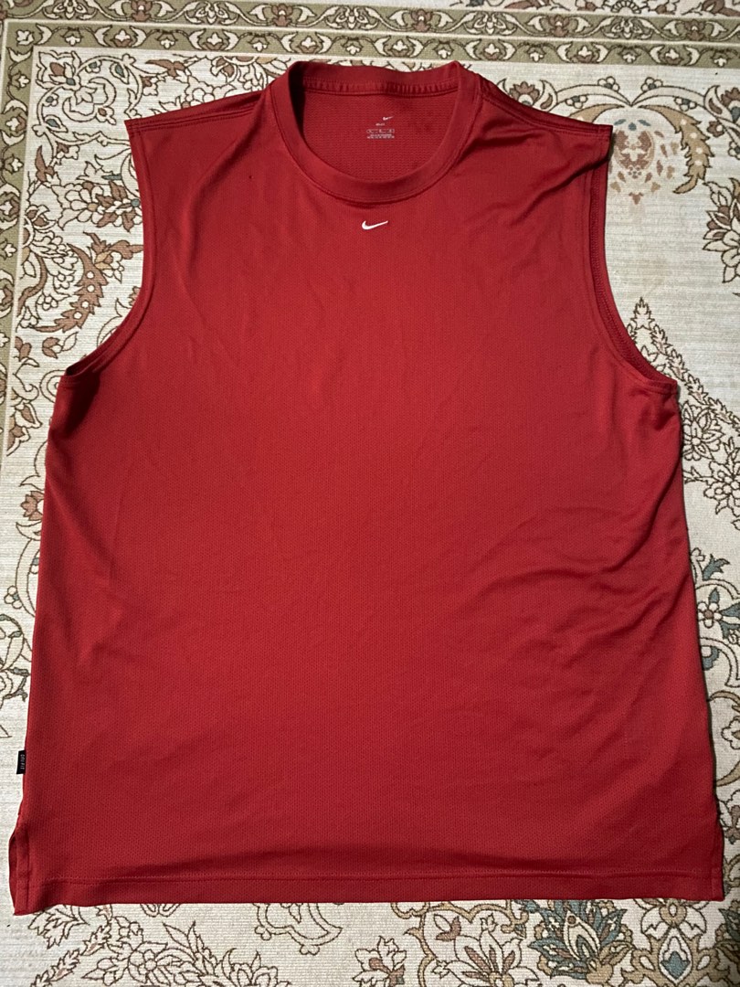 Nike center swoosh Singlets, Men's Fashion, Activewear on Carousell