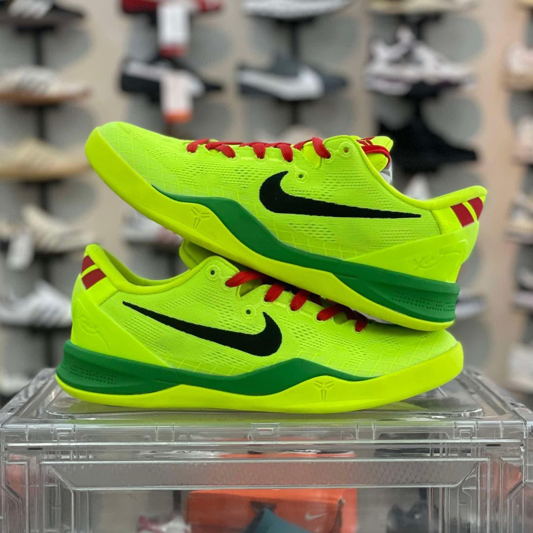 Nike kobe 8 Grinch, Men's Fashion, Footwear, Sneakers on Carousell