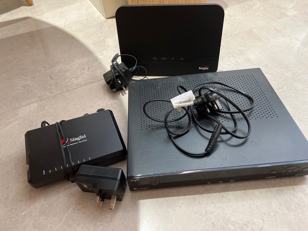 Singtel mio tv box and router modem, Computers & Tech, Parts ...