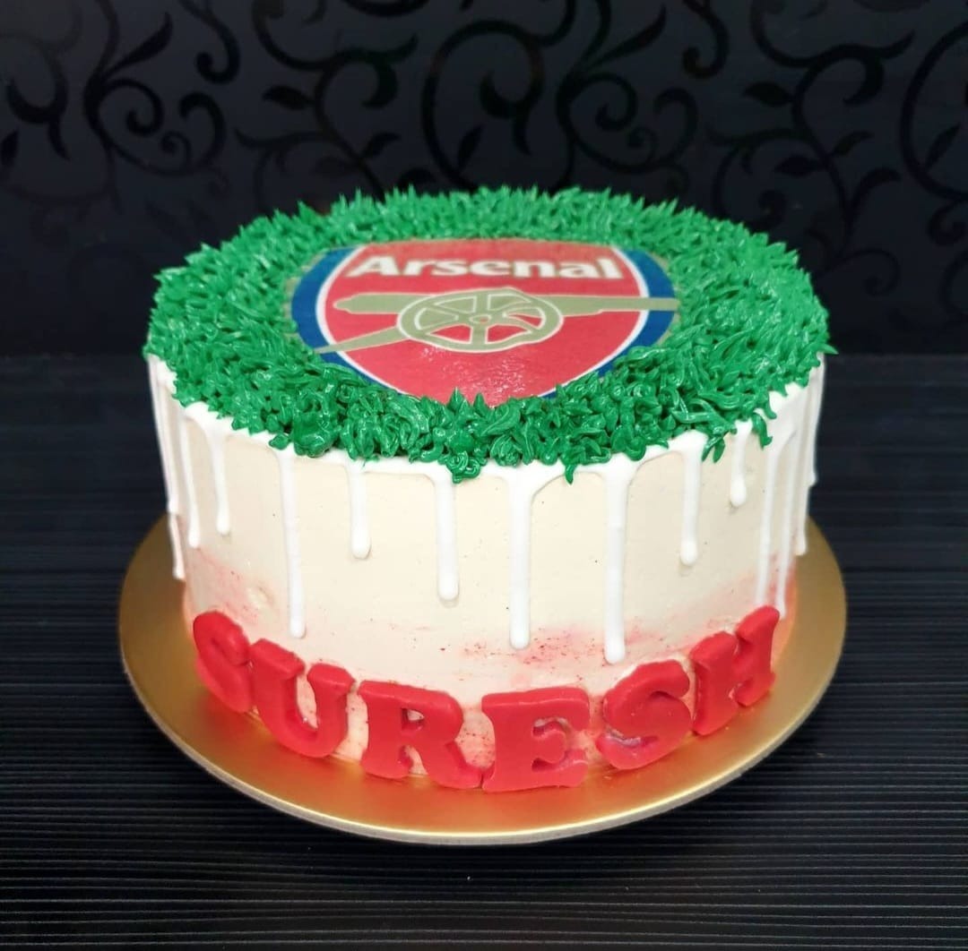 Super Soft & Moist Arsenal Soccer Themed Cake, Food & Drinks, Homemade ...