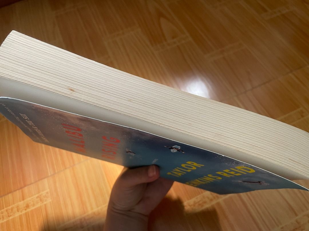 2nd hand books for sale: Malibu Rising by Taylor Jenkins Reid, Hobbies ...