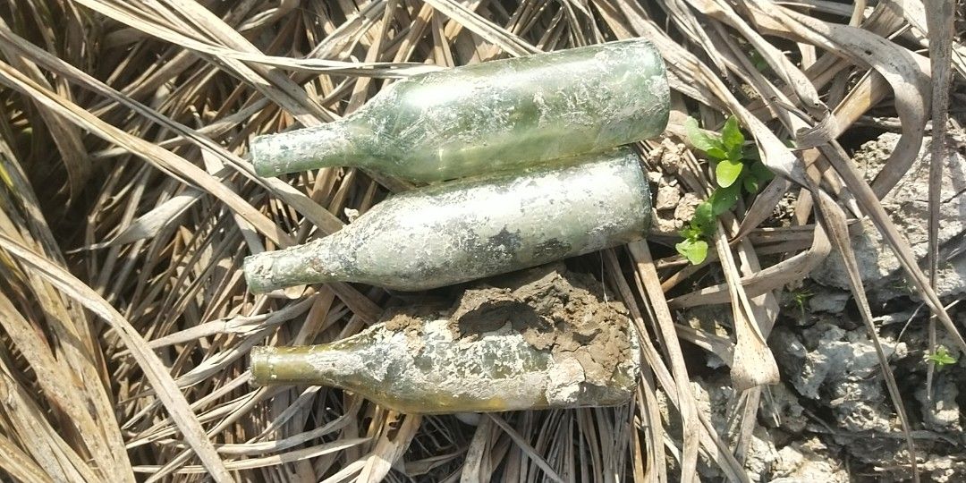 Botol cembung antik saiz besar, Hobbies & Toys, Collectibles ...