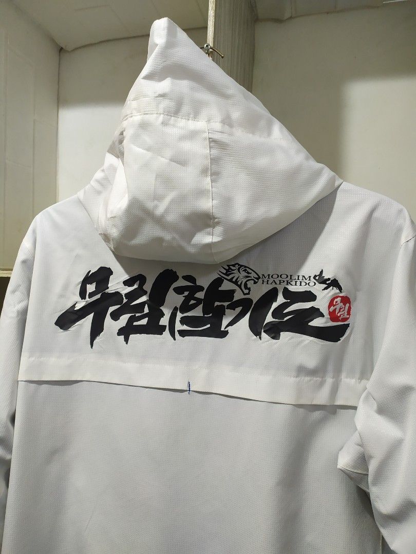 Jaket MOOTO windbraker warna putih bukan uniqlo Zara Tomy Hilfiger ...