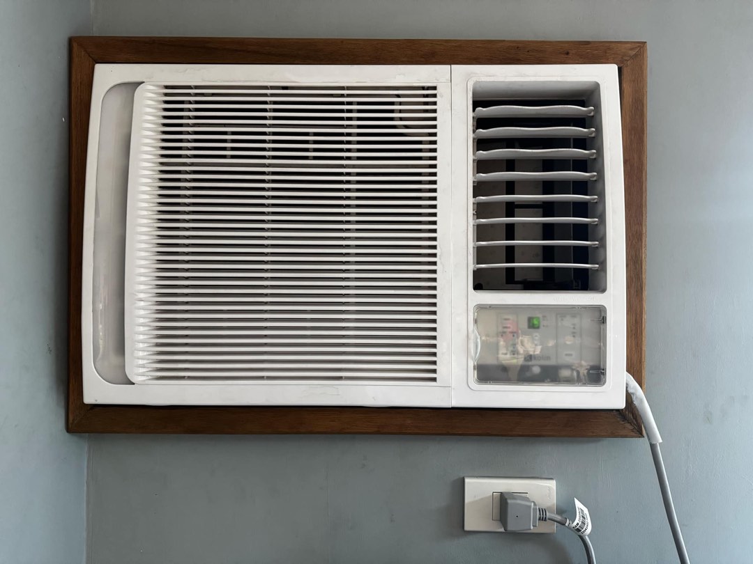 Kolin window type 2Hp, TV & Home Appliances, Air Conditioning and ...