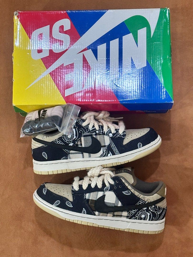 SB Dunk Low Travis Scott, Men's Fashion, Footwear, Sneakers on Carousell