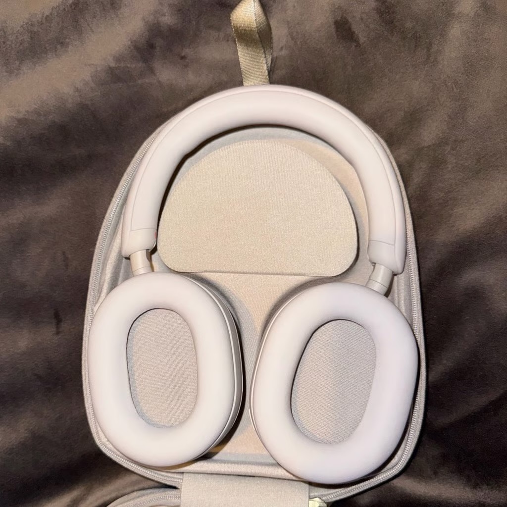 Sony xm5, Audio, Headphones & Headsets on Carousell