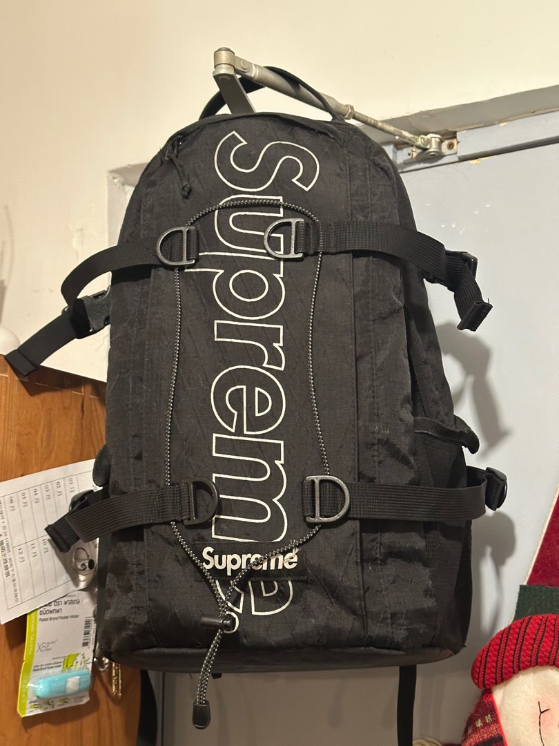 Supreme FW18 Backpack Black, 男裝, 袋, 背包 - Carousell