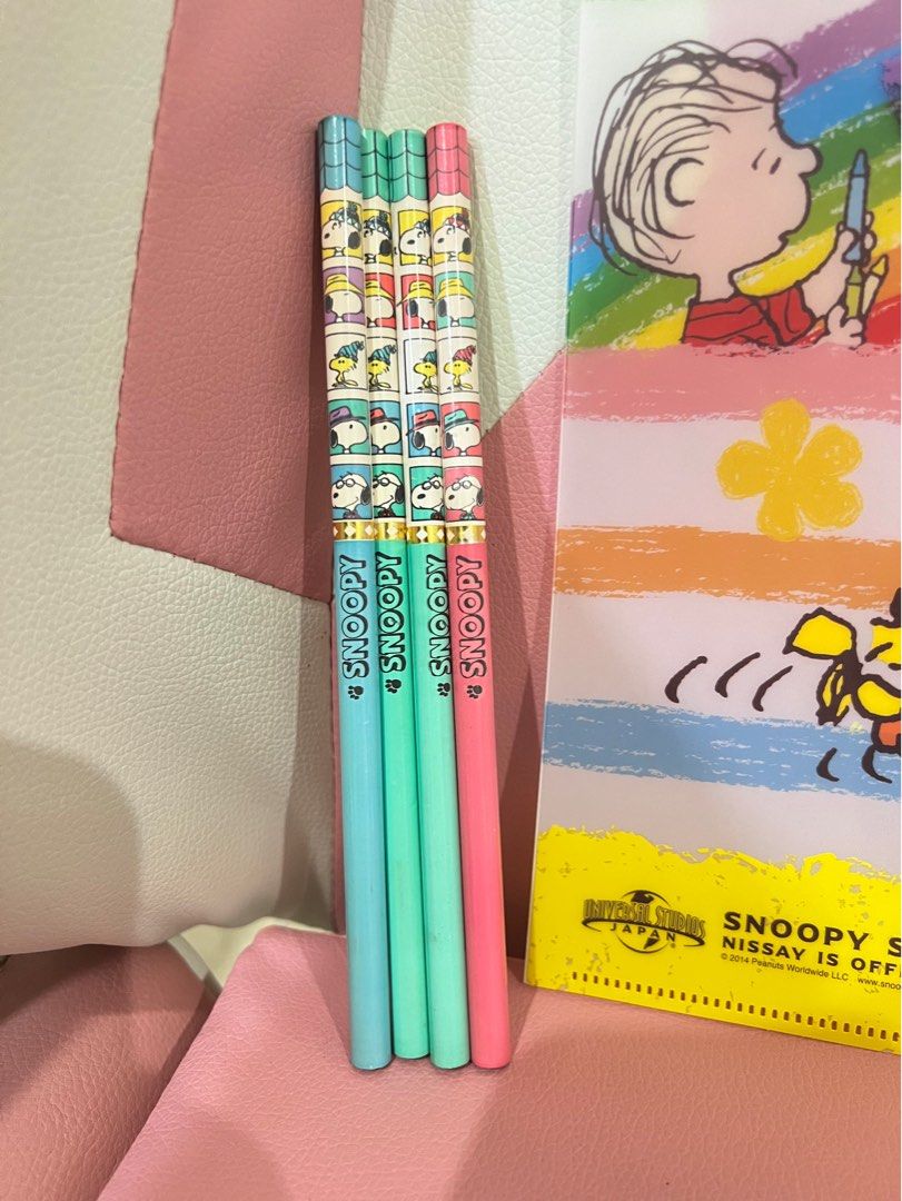 Universal Studios Japan Peanuts Snoopy Clear File + Pencils Set ...