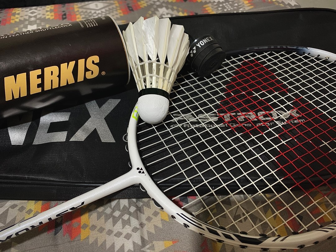 Yonex Astrox 99 Pro White 26LBS, Sports Equipment, Sports & Games ...