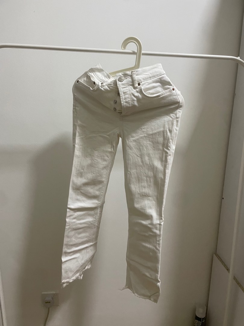 ZARA THE CREED FLARE, Women's Fashion, Bottoms, Jeans & Leggings on ...