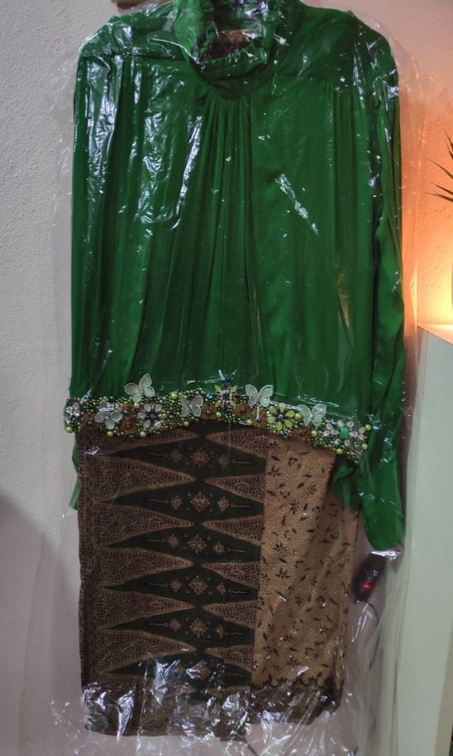 Baju raya/graduation/event with batik skirt and full beads silk fish ...